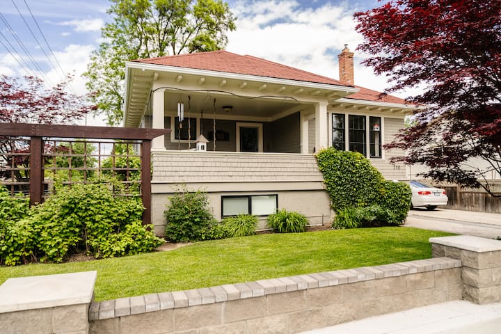 Historic 1912 Designer Gem - West Kelowna