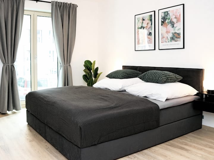 Lightplace • Boxspring • Balkon • 2 Smart Tv - Braunschweig