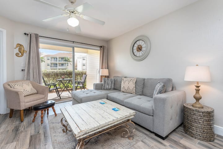 Serene Pond Oasis · Stylish Retreat ½ Mi To Beach - Melbourne Beach, FL