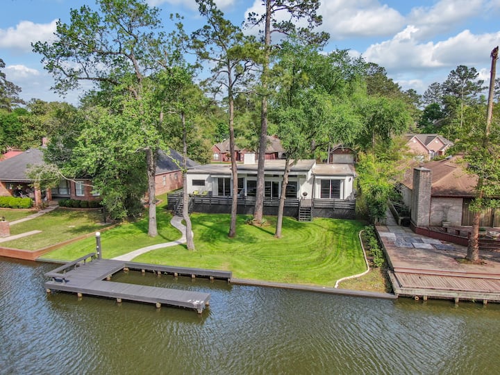 Lux Lakefront Home W/huge Deck Kayaks+pets Allowed - Lake Conroe, TX