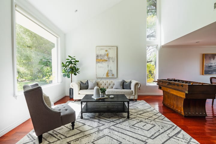Beautiful Home Stunning Views W/ Salt Water Pool - Calabasas