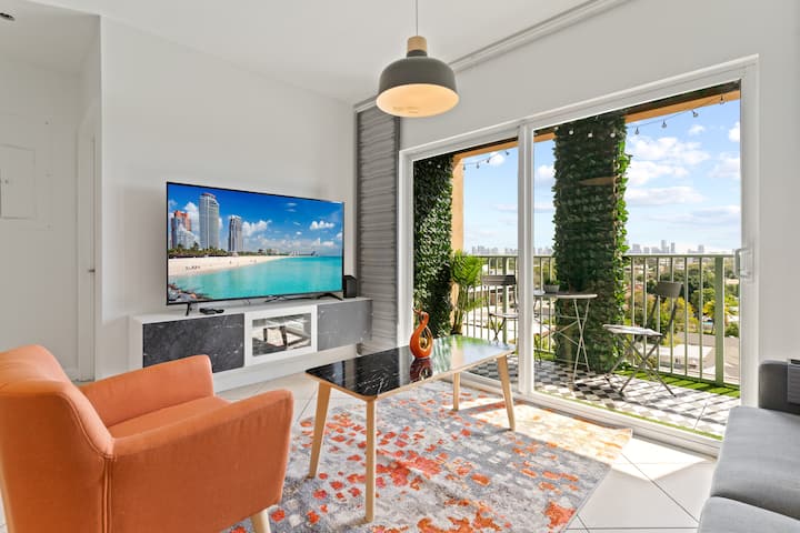 Chic 2br2ba Apt, Parking, Washer & Dryer, Pet Ok - Miami, FL