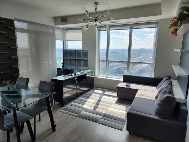 High End 6 People Apartment Islington Etobicoke - Toronto, ON
