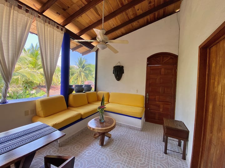 Pet Friendly Villa Palomas Cerca De Playa La Ropa - Zihuatanejo