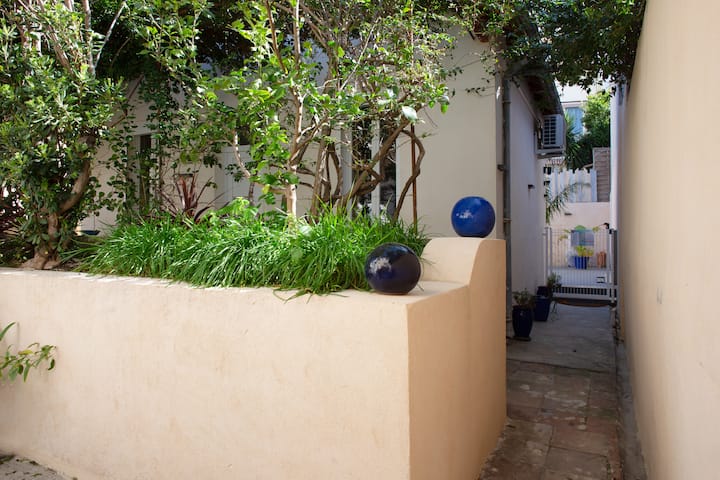 Tres Joli Pavillon T2 Au Coeur D Une Jardin - Toulon