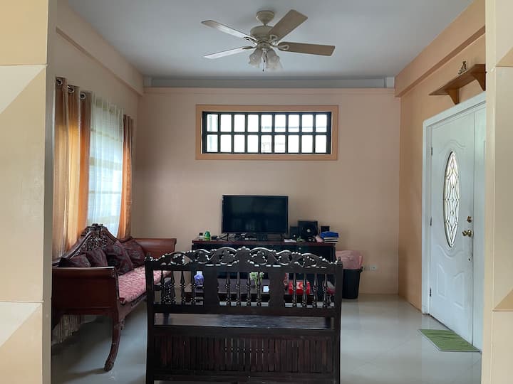 Casa Mercedes (House With Pool) - Tagaytay