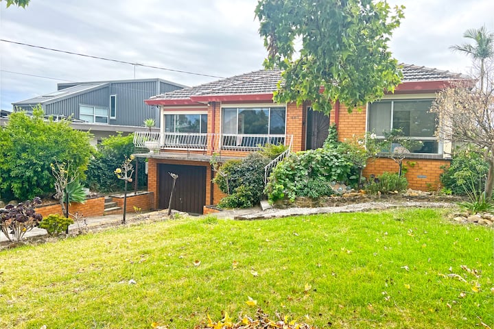 Staycation In Doncaster Brick Family Home - Box Hill