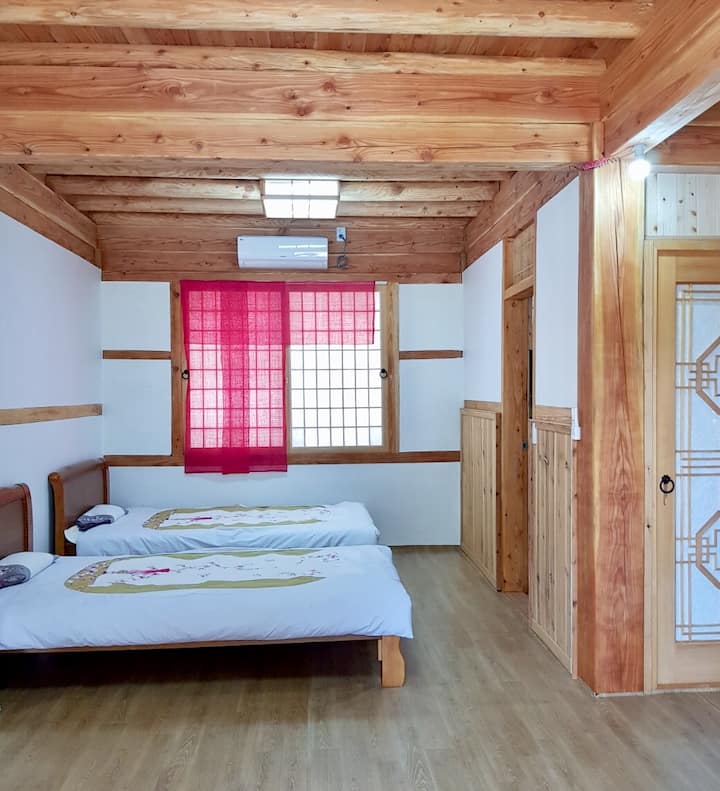 휴휴당 한옥 펜션 (9개 객실중 예약문의 후 객실 확정) - Sejong-si