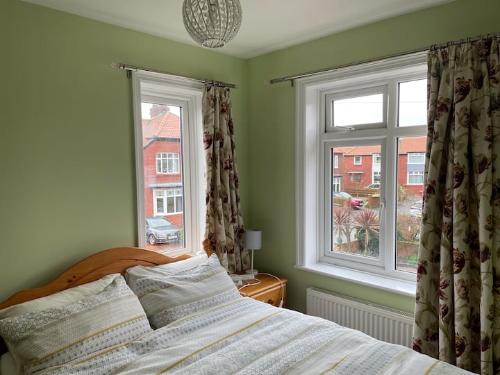 Large Bright Room With Parking - Sandsend
