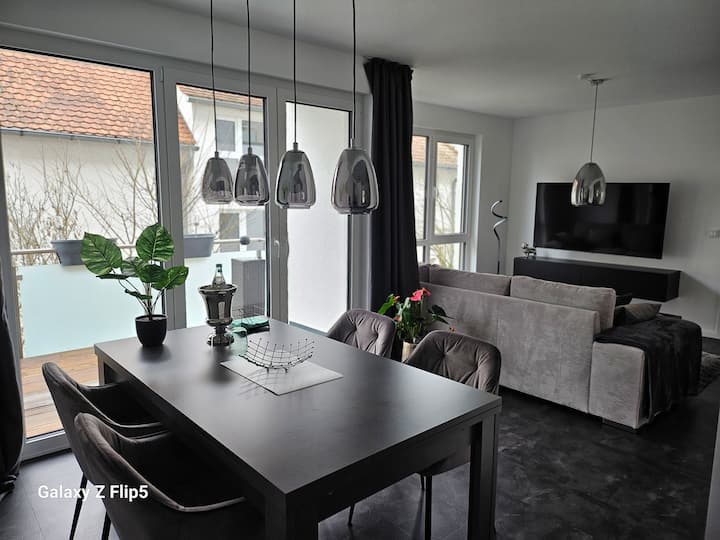 Moderne 3 Zi, 72 Qm Whg., Balkon, Parkplatz Uvm. - Marburg