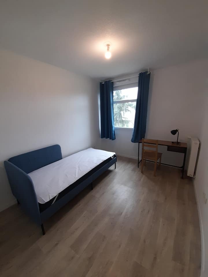 Chambre 2. Métro Ramonville - Toulouse