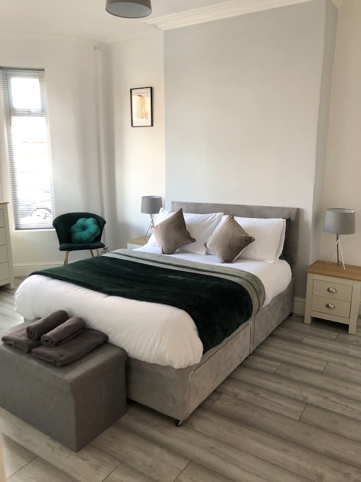 Private Modern Double Room (1) - Crewe - Crewe