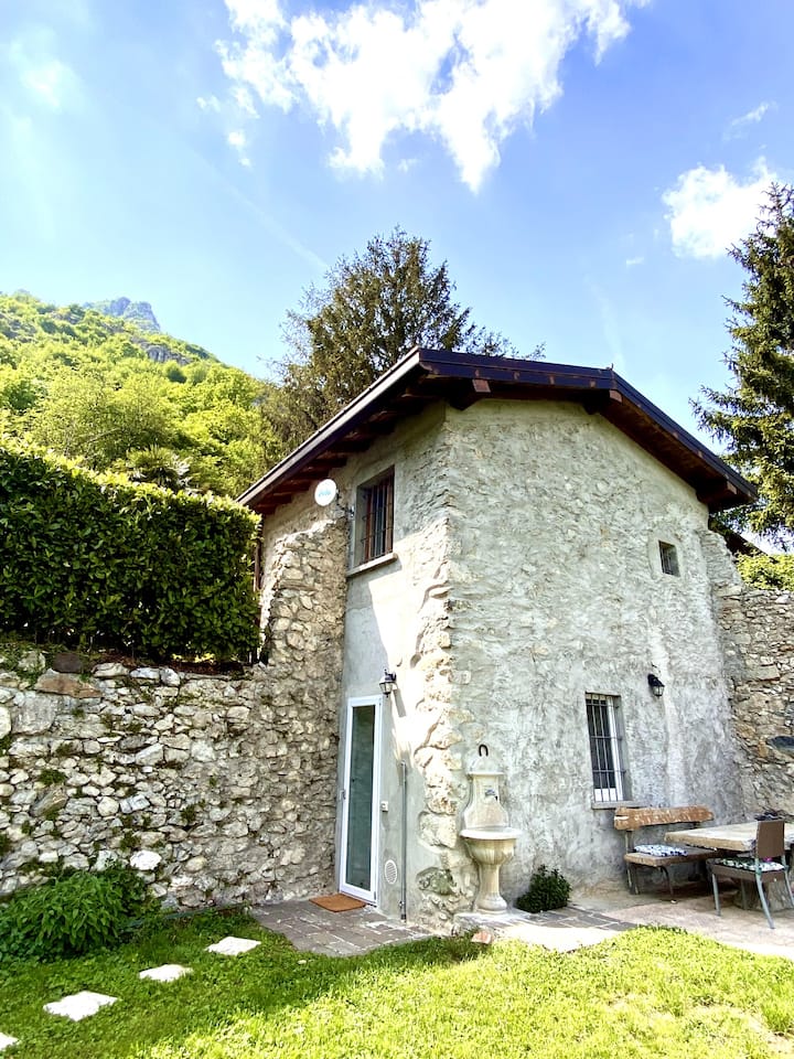 La Casa Degli Olivi Dependance - Lecco