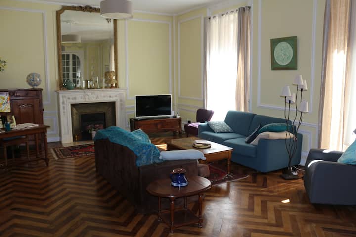 Appartement éLégant Face Aux Halles - Narbonne