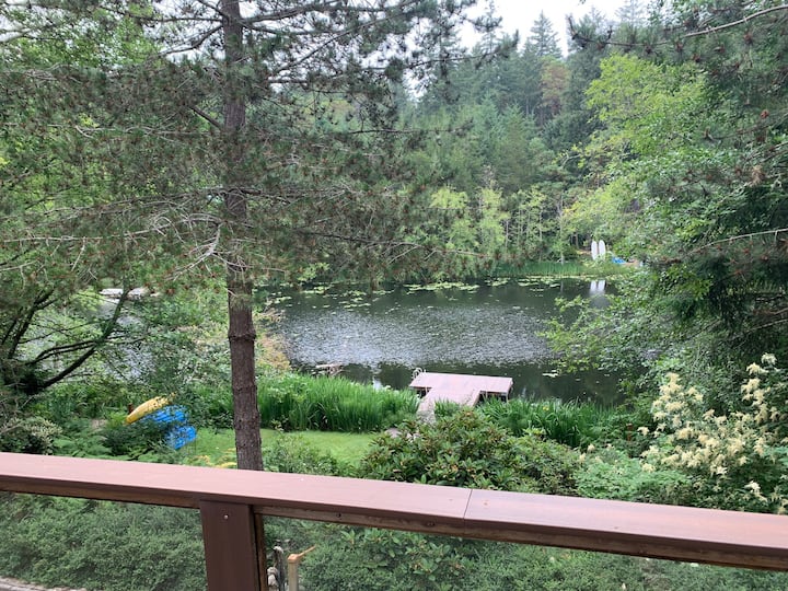 Anderson Island Lakehouse Dream - Anderson Island, WA