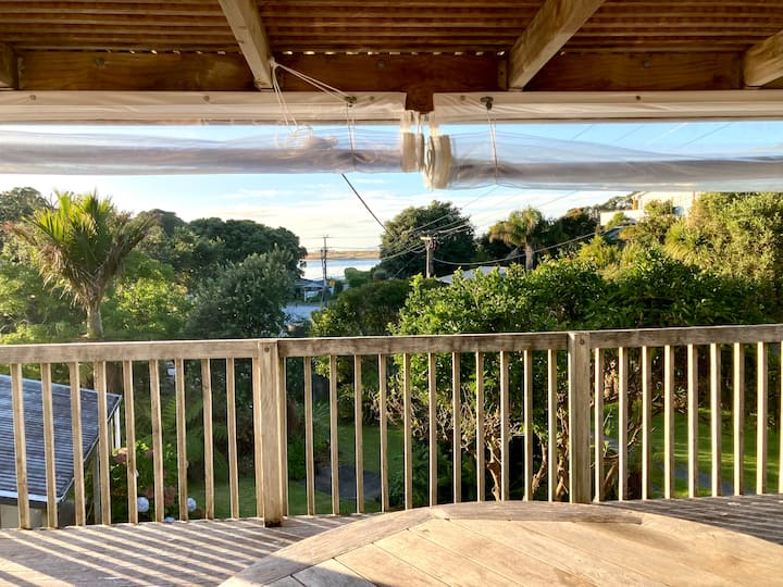 Kiwi Bach With Sleepout - Mangawhai Heads