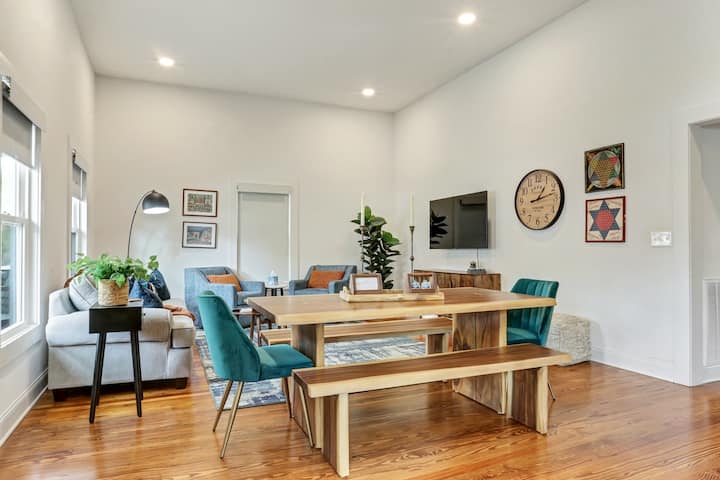 Clean And Stylish Near Downtown - Greenville