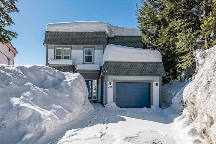 Entire Home On The Knoll, Hot Tub & Gear Storage! - Armstrong