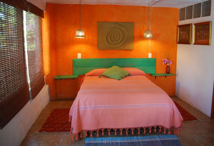 Intimo  Home Off  Frente A La Alberca Cálida  B&b - Cuernavaca