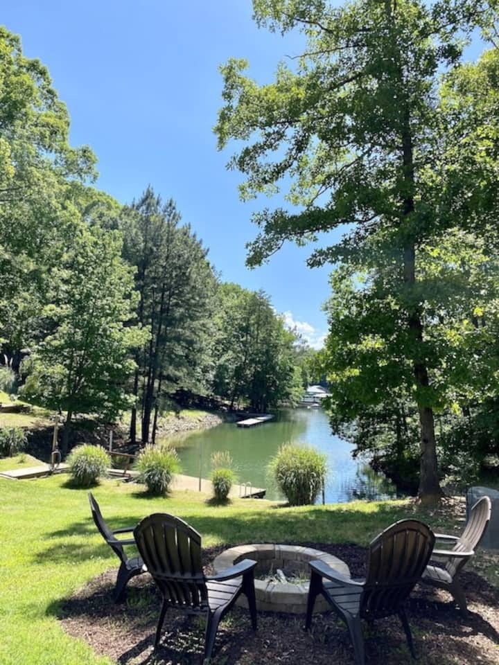 *Lake Daze* Waterfront Lake Retreat - Lake Norman