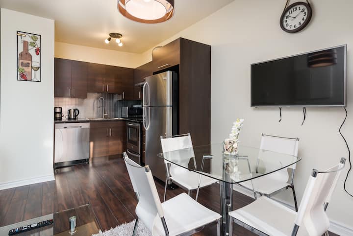 Best Location, Biodome, Olympic Village,closetodtw - Montreal