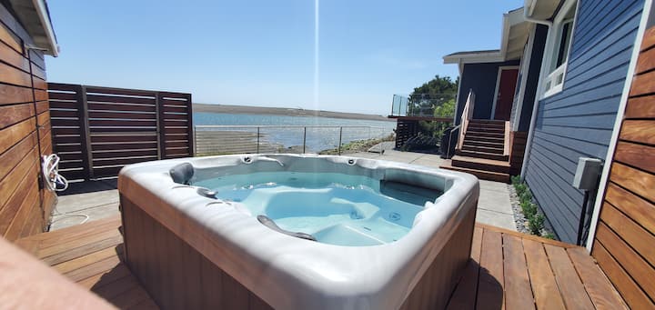 Romantic Waterfront Sonoma Coast - Jenner, CA