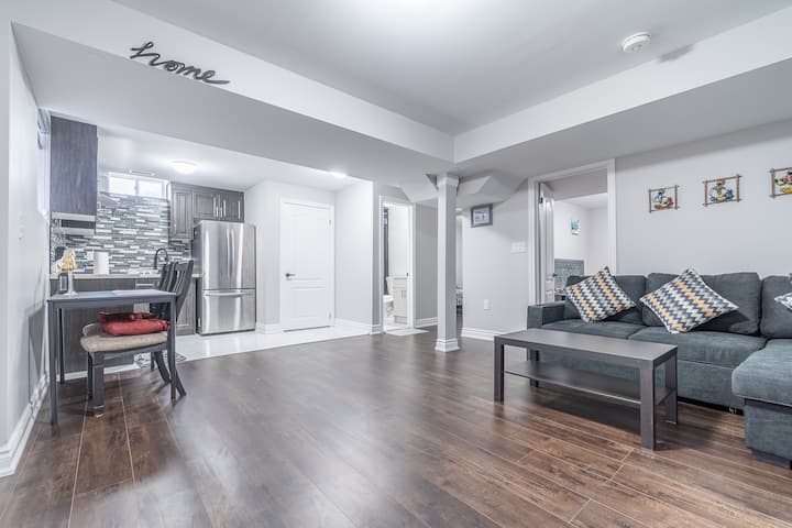 Oakville Airbnb - Burlington