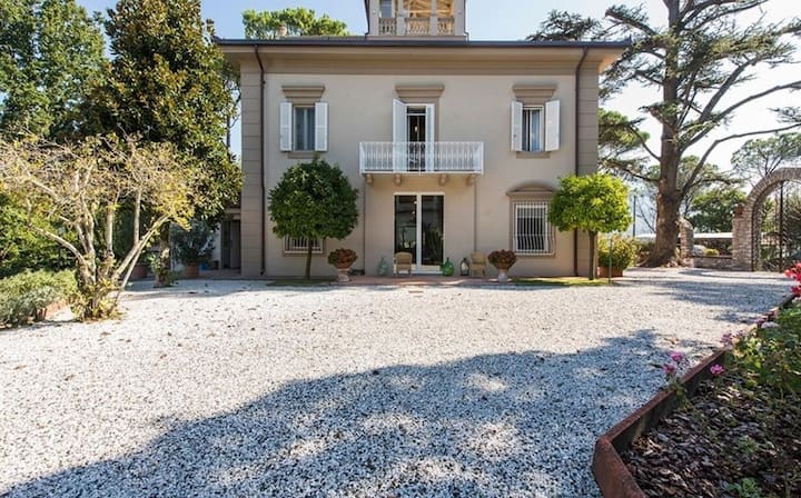 Villa Di Lusso Con Piscina - Viareggio
