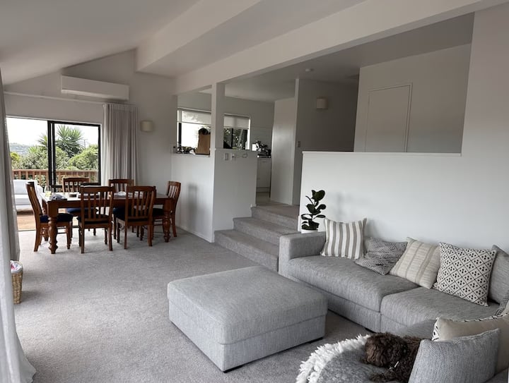 Located Between Oneroa & Palm - Waiheke Island