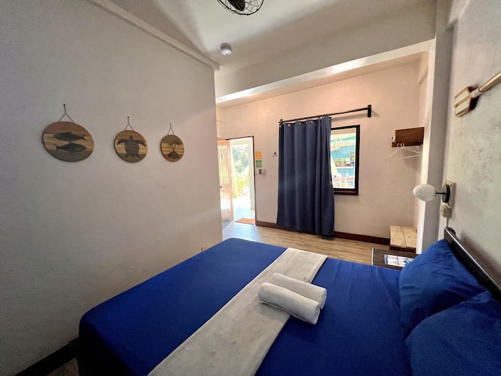 Couples Room (Starlink Wifi, Hot Water & A/c) - El Nido