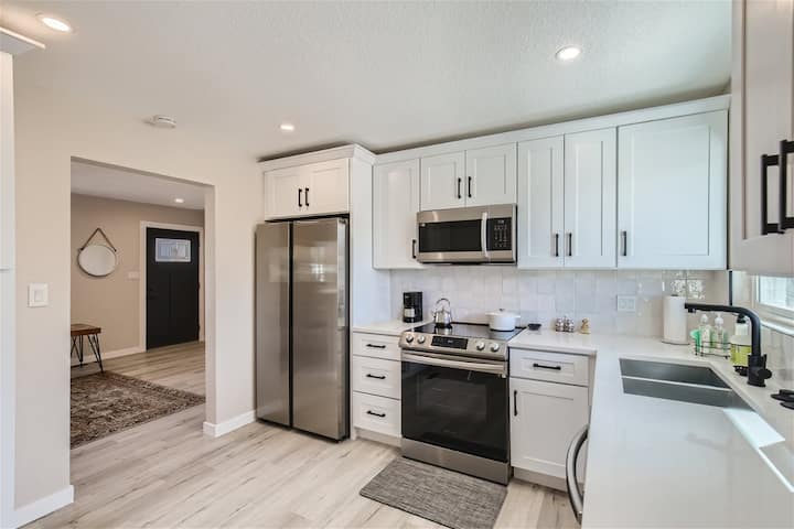 Centrally Located Lakewood Duplex-large Yard - Morrison, CO