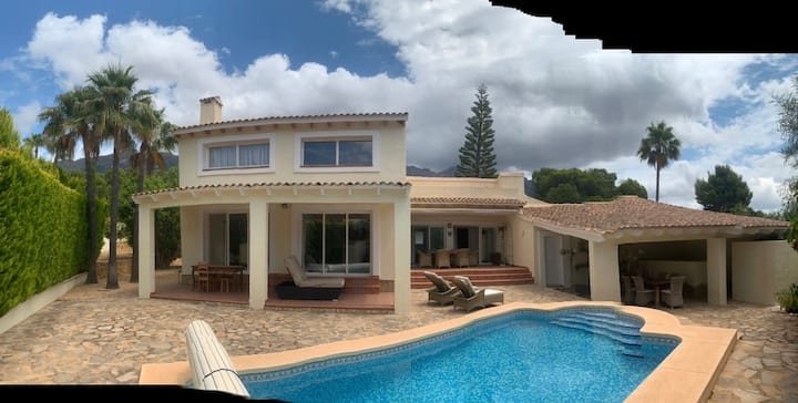 Casa Adosada Con Piscina Privada - Altea