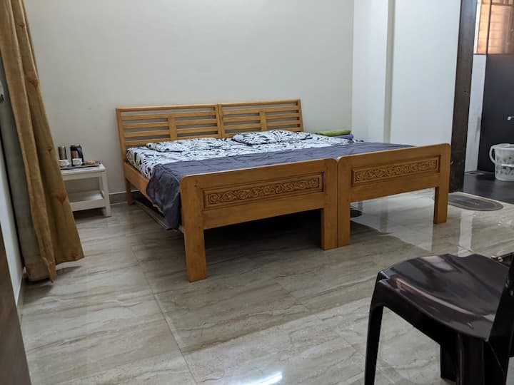 La Mer Et Le Phare (Sea & Lighthouse) Bike On Rent - Ratnagiri