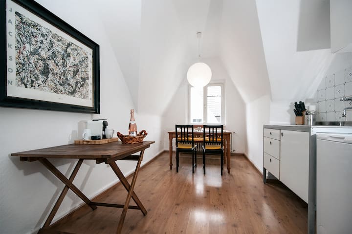 Spacious Appartment | Quiet & Central Location - Düsseldorf