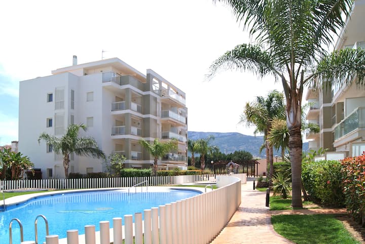 Piso Bajo
3 Habitaciones
2 Baños
Gran Terraza - Dénia