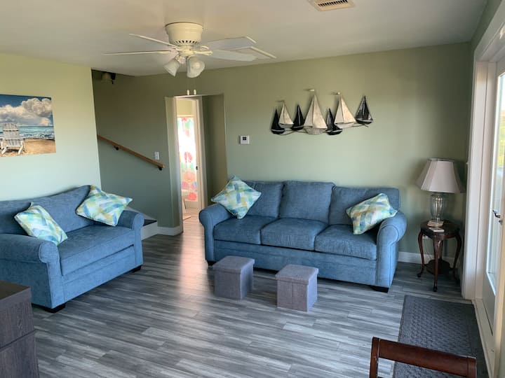 Sandy Cheeks Getaway - Crystal Beach, TX