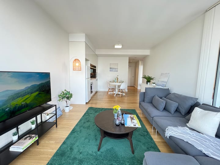 Privately Open Outlook Home On Highfloor - Sydney Cricket Ground