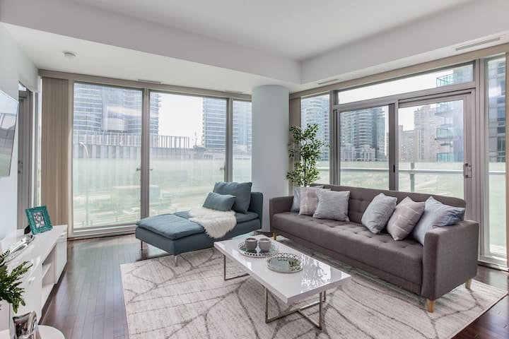 Bright & Sunny Corner Condo Mtcc, Cn, Waterfront! - Toronto