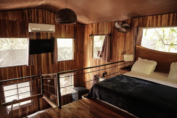 Tiny Pretty Wood Home - Costa Rica