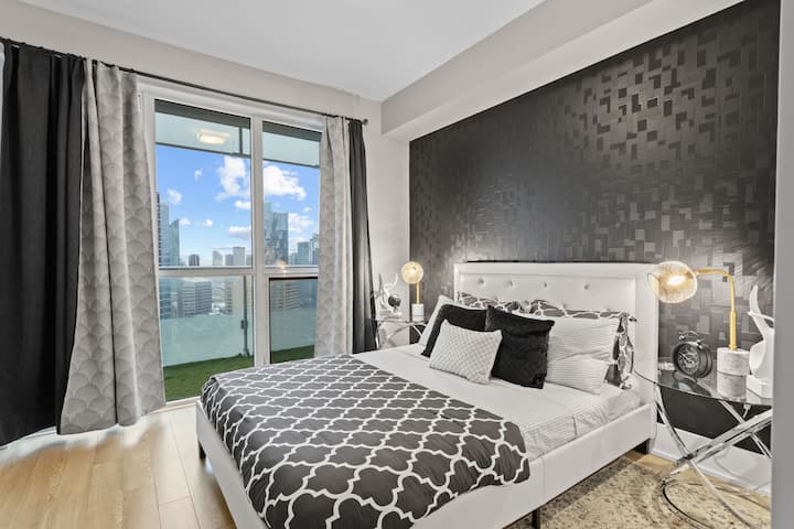 2br + 2ba Waterfront Condo +Cn Tower +Free Parking - Toronto