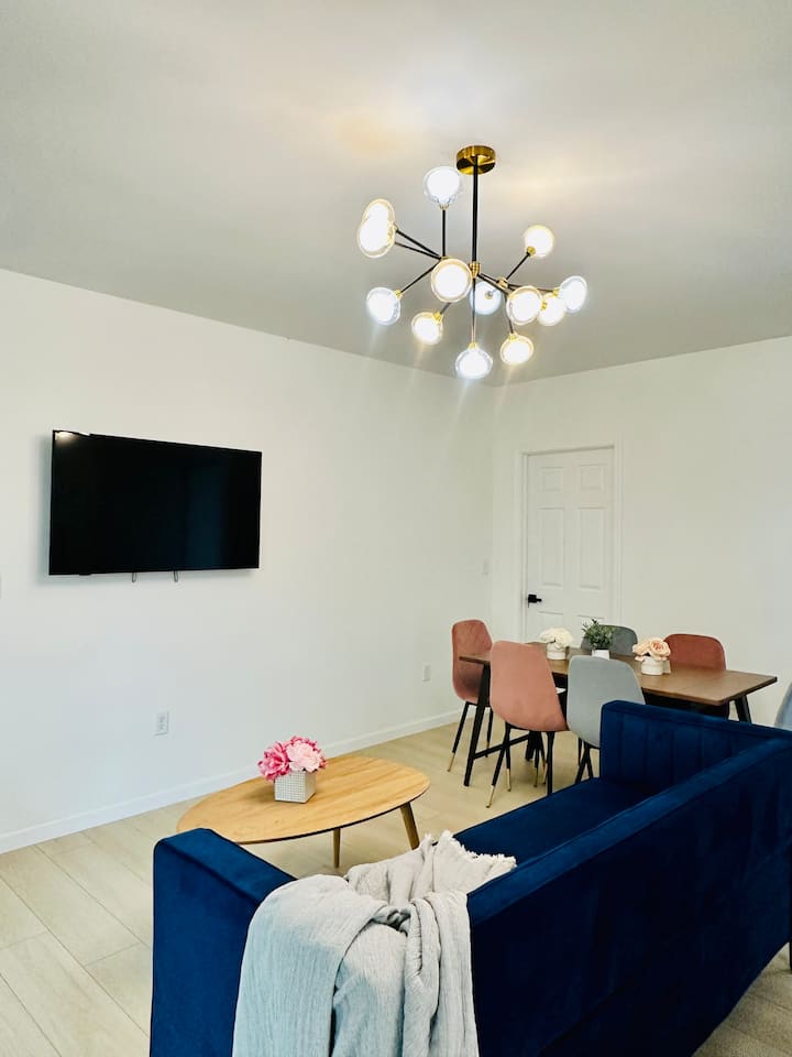 Room In Designer Apt | Laundry&ac | Strong,ur,rit - Rochester, NY