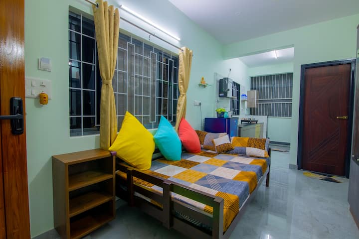 Awesome Studio On 3rd Floor - Bengaluru