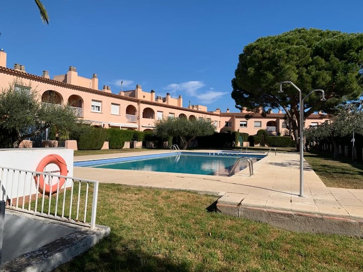 Casa Adosada En Cambrils - Reus