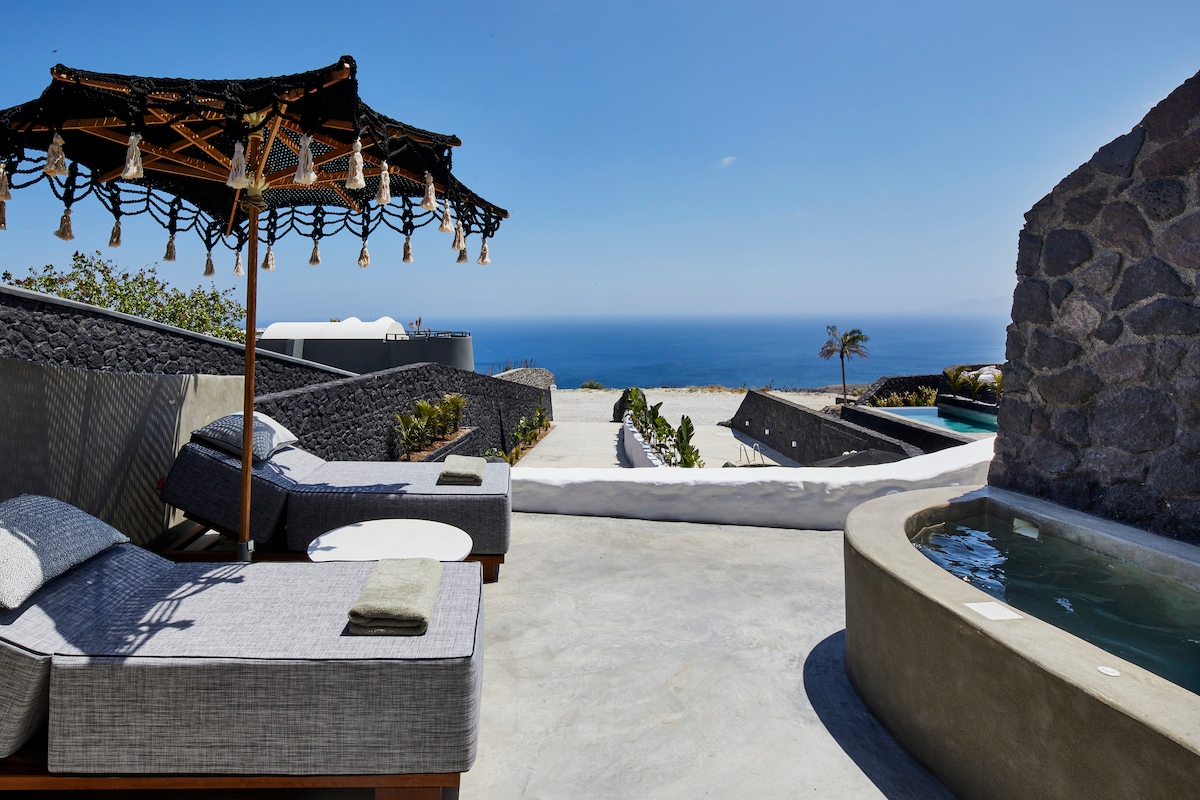 Suite Cave avec vue sur la mer et jacuzzi chauffé, Theano Suites ...
