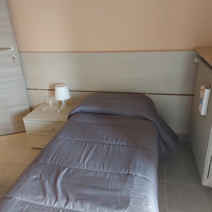 Fare Bnb  "Santa Maria" Camera Bagno In Comune - Reggio Emilia, Italia