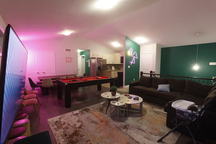 Beach House With Glow In Dark Games Room & Hot Tub - Grand Bend