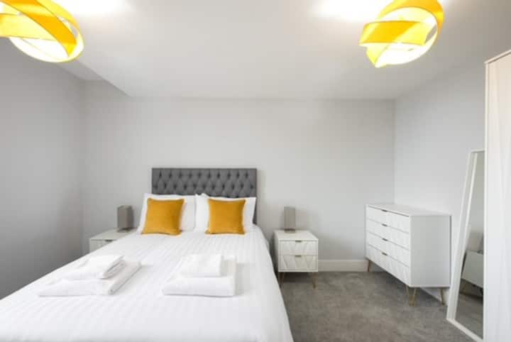 Cosy, Bright And Spacious Flat - Brentwood