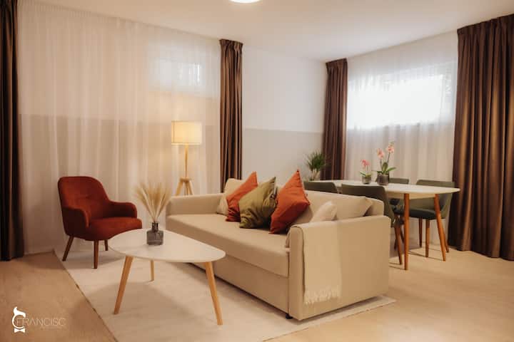 Zen Chic Apartment With Office - Cluj-Napoca