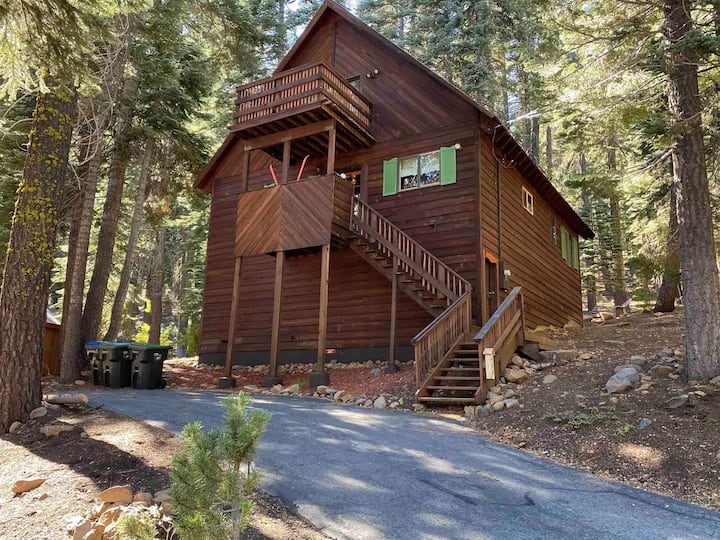 Cozy Cabin In Tahoe Donner With Ski & Lake Access - Truckee, CA