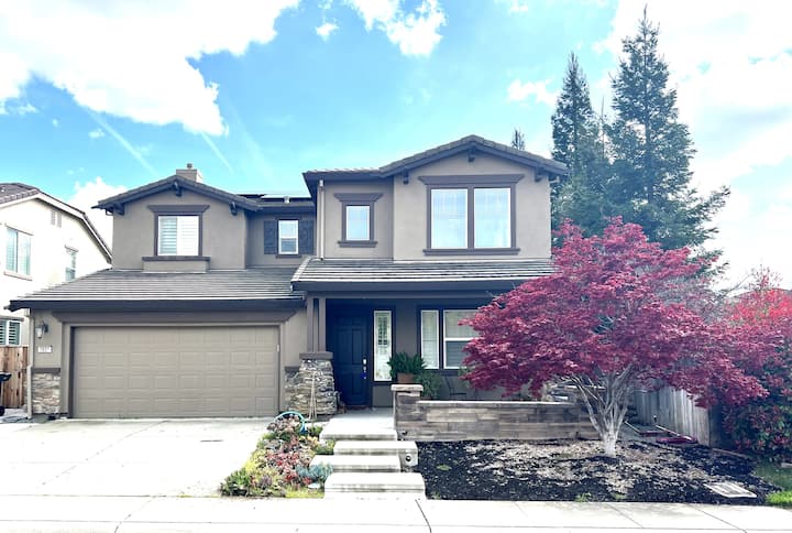 Twelve Bridges Home W Pool/spa - Rocklin, CA